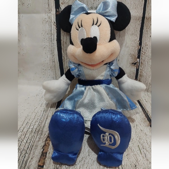 Disney | Toys | Disney Parks Disneyland 6th Anniversary Diamond ...